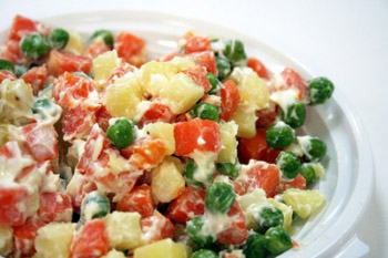 Sallatë Ruse Tradicionale Shqiptare (Receta Klasike) - Receta Kuzhine