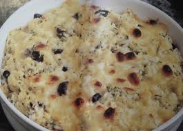 Lulelaker me beshamel - Receta Kuzhine