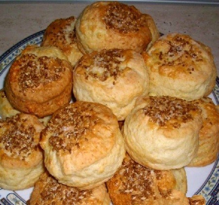 Pogaçe të vogla me djath - Receta Kuzhine