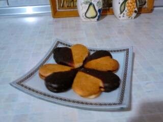 Gurabija në formë zemre - Receta Kuzhine