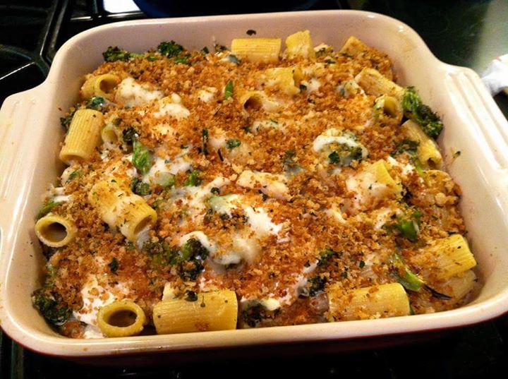 Pule me speca te pjekur dhe makarona - Receta Kuzhine