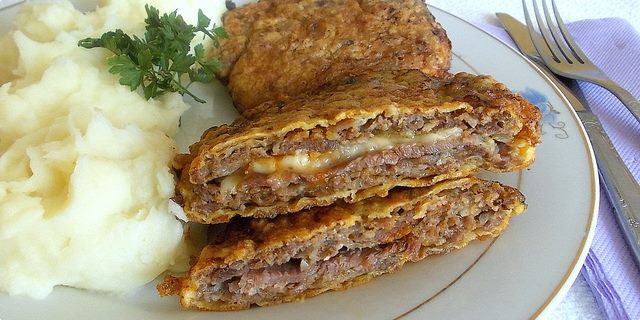 Biftek i mbushur me mish te bluare - Receta Kuzhine