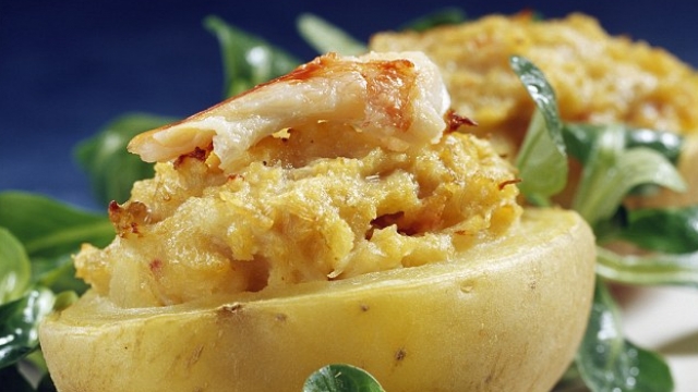 Patate të mbushura me mish të thatë - Receta Kuzhine