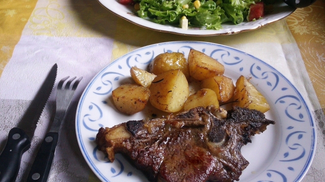 Bërxolla viçi me rozmarinë - Receta Kuzhine